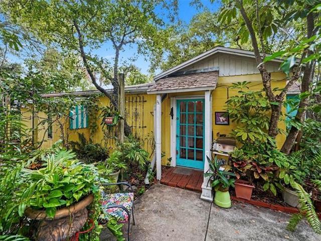 3505 W McElroy Ave, Tampa, FL 33611