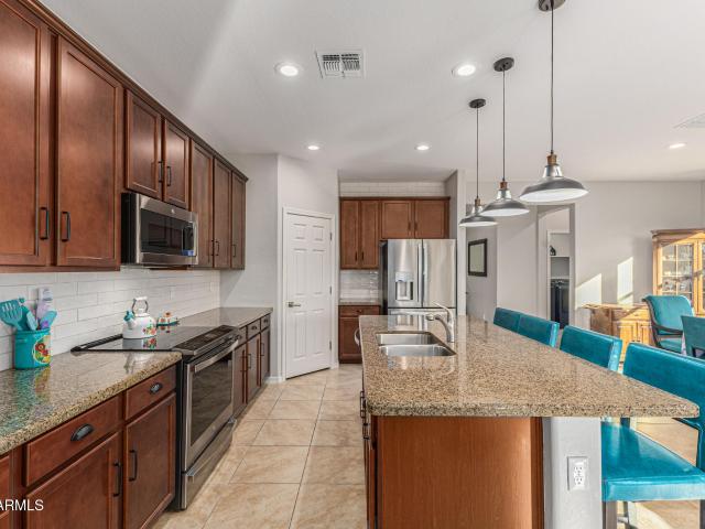 35060 n laredo drive