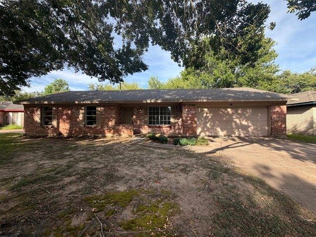 3506 Oxford Rd, Alvin, TX 77511