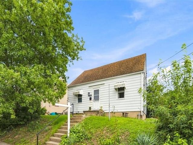 3506 College Ave, Beaver Falls, PA 15010