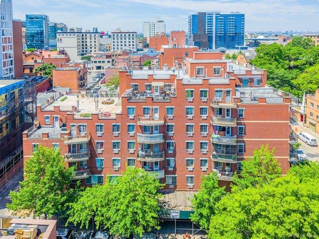 3506 Leavitt St Apt 5H, Flushing, NY 11354