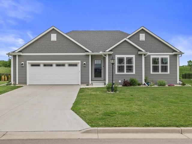 35077 Yahara Dr, Summit, WI 53066