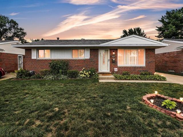 35075 Sansburn St, Westland, MI 48186