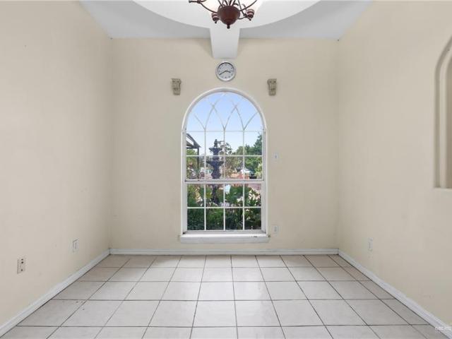 3507 Mockingbird Avenue