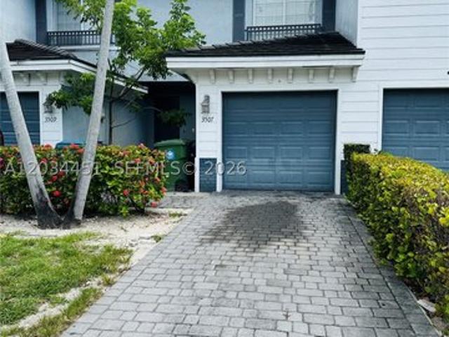 3507 NW 13th St, Lauderhill, FL 33311