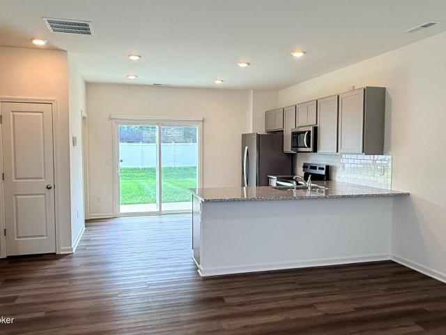 3507 Laura Dr