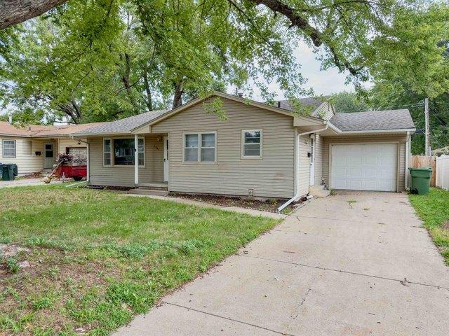 3507 Linden Dr, Kearney, NE 68847