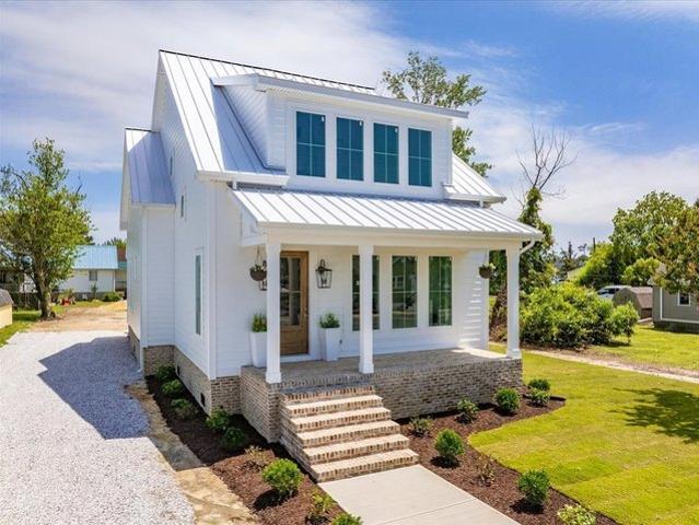 3508 Main St, Chincoteague, VA 23336