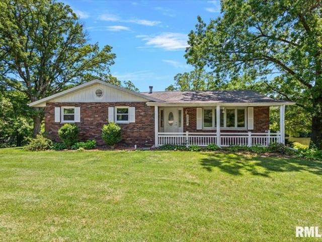 3508 E Lake Shore Dr, Taylorville, IL 62568