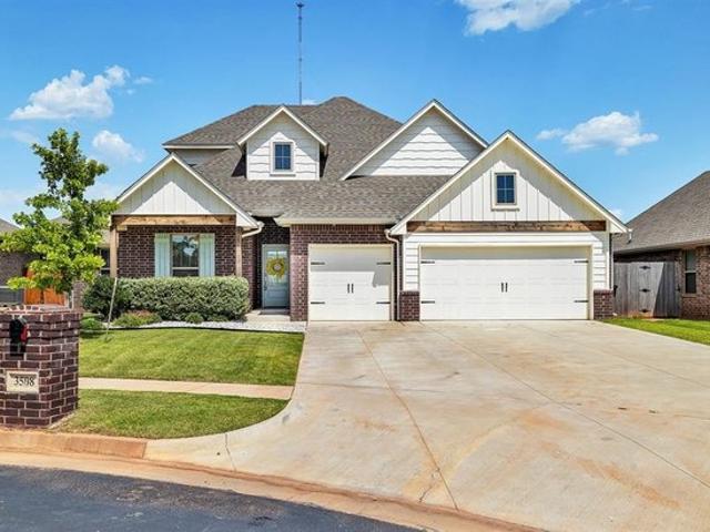 3508 Erie Dr, Moore, OK 73160