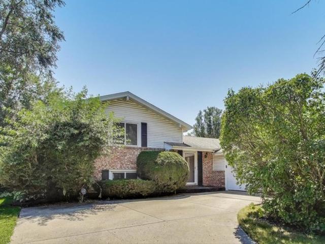 3509 Lawson Rd, Glenview, IL 60026