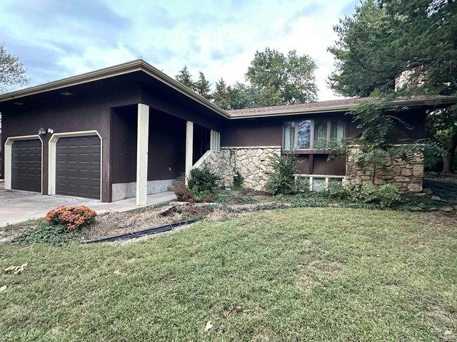 3500 Mintons Lndg, Manhattan, KS 66503
