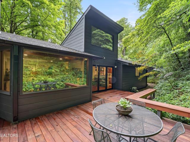 3500 Montlake Drive