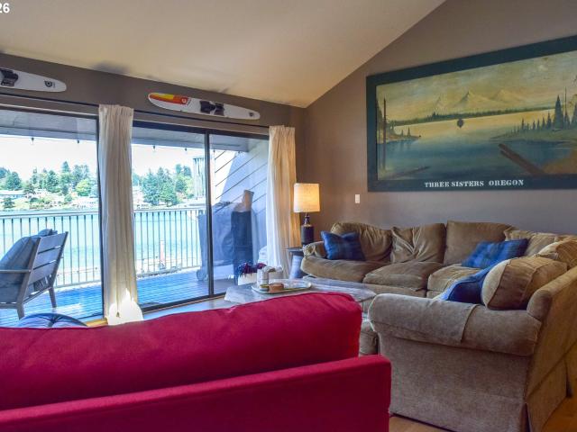 3500 ne west devils lake rd # 15