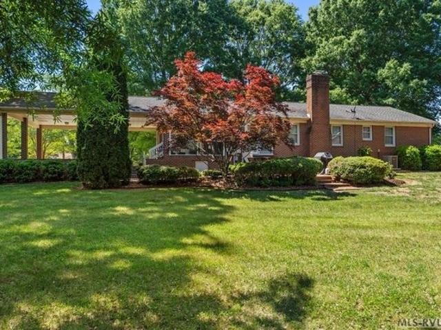 3500 Blackridge Rd, La Crosse, VA 23950