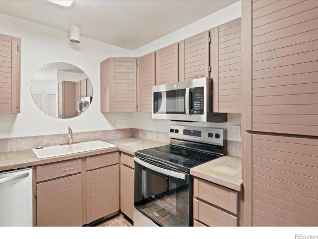 3500 Carlton Avenue # 9