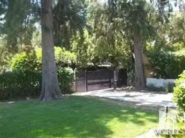 $3500. Guest House 2 BD, 1BA Sherman Oaks 13643 Erwin St.