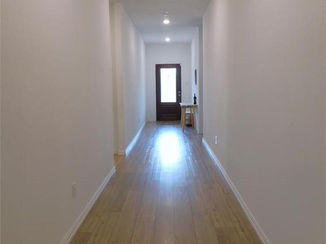 3500 Kingsview Drive
