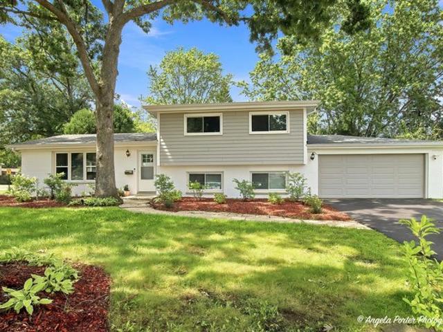 3500 Stonegate Rd, Waukegan, IL 60087
