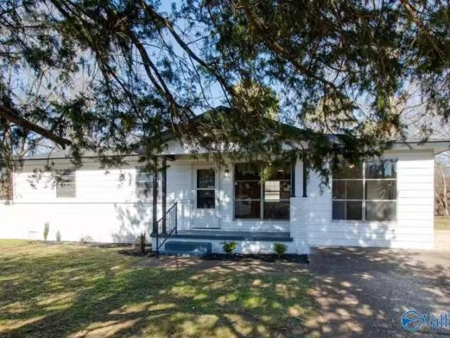 3500 SPRUCE AVE SW, HUNTSVILLE, AL 35805 Single Family Residen.