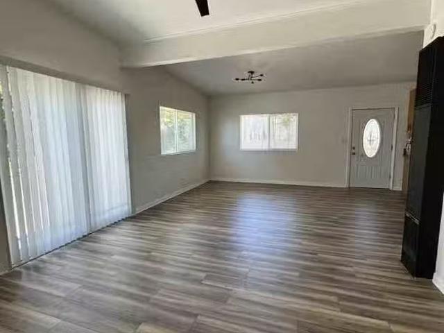 $3500 4 Bedroom 2 Bathroom House In Chula Vista 1075 Las Ba.