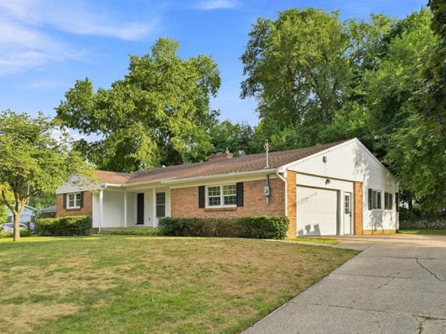 3501 Newcastle Dr SE, Grand Rapids, MI 49508