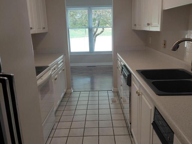 3501 Lakeside Court