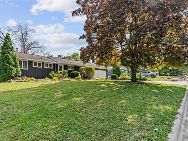 3501 W 103rd St, Bloomington, MN 55431