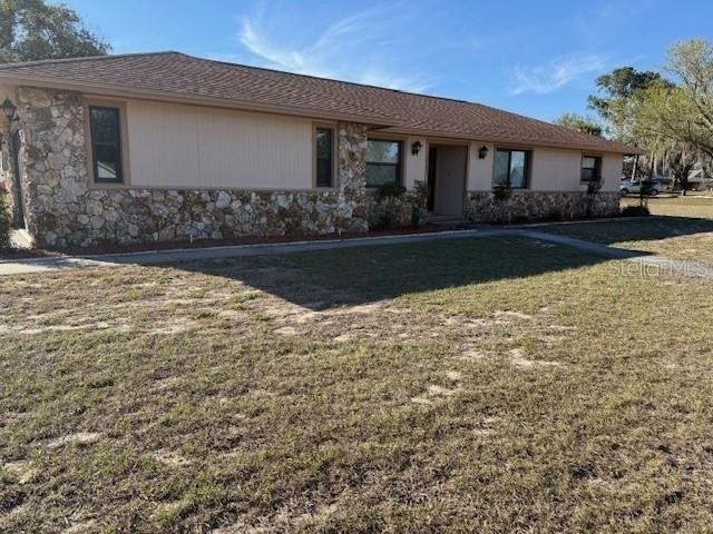 35025 Raintree Dr, Fruitland Park, FL 34731