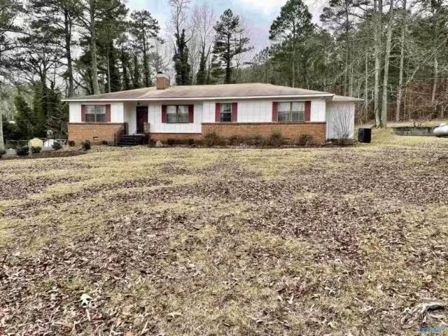 3502 OAK AVE NW, FORT PAYNE, AL 35967 Single Family Residence.