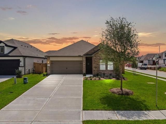 3502 Atlas Point Ln, Angleton, TX 77515