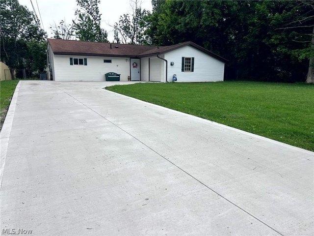 3502 Ivanhoe Dr, Kent, OH 44240