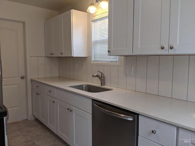3502 Rose Hill