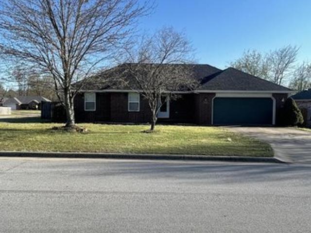 3502 W Village Ter, Springfield, MO 65810