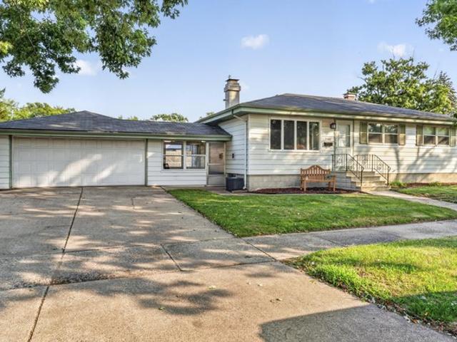 3502 44th St, Highland, IN 46322