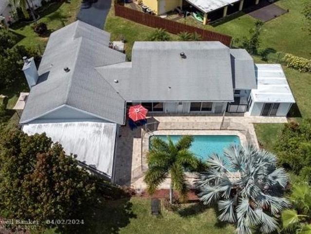 3503 Bark Way, Hollywood, FL 33026