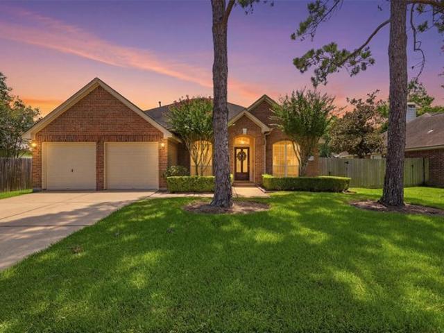 3503 Endicott Ln, Pearland, TX 77584