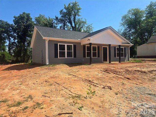 350 14th Ave SW, Hickory, NC 28602