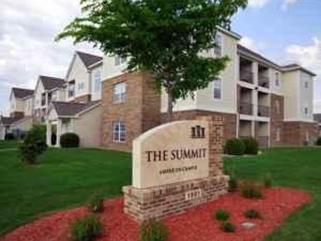 $350 / 1br in 4 BD apt. Female Summit Heights Mankato