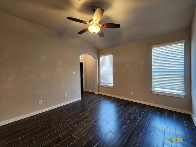350 Creekside Curve