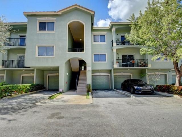 350 Crestwood Cir Apt 106, Royal Palm Beach, FL 33411