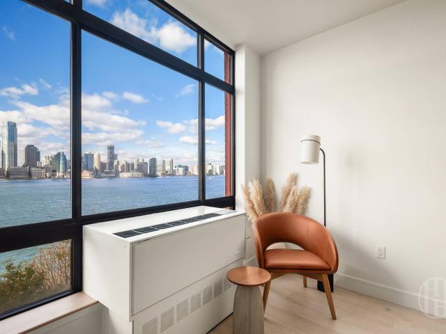 350 Albany Street 8A