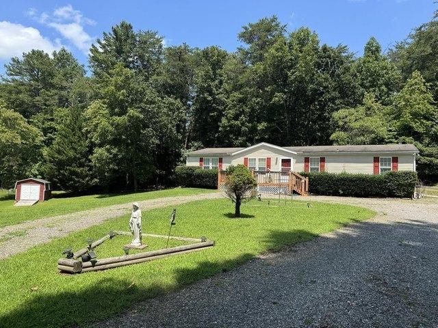 350 Bobcat Ln, Warne, NC 28909