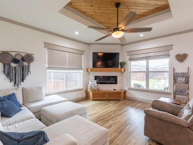 350 Bella Way