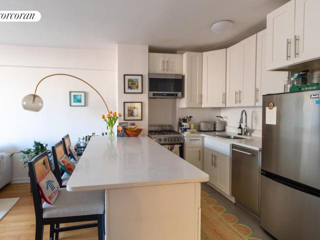 350 bleecker street 4k