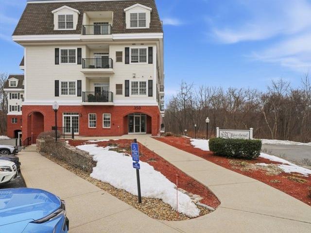 350 Greene St Unit 410, North Andover, MA 01845
