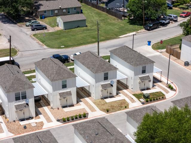 350 Debus Dr, Unit 205A, Taylor, TX 76574 | MLS #2963