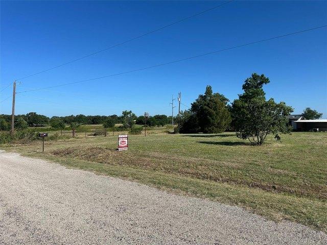 350 Division Ln, Poolville, TX 76487