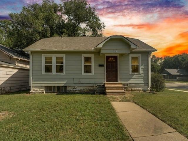 350 E Clark Ave, Augusta, KS 67010