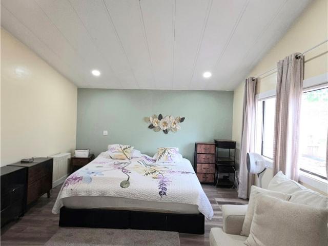 350 E San Jacinto SPACE 21